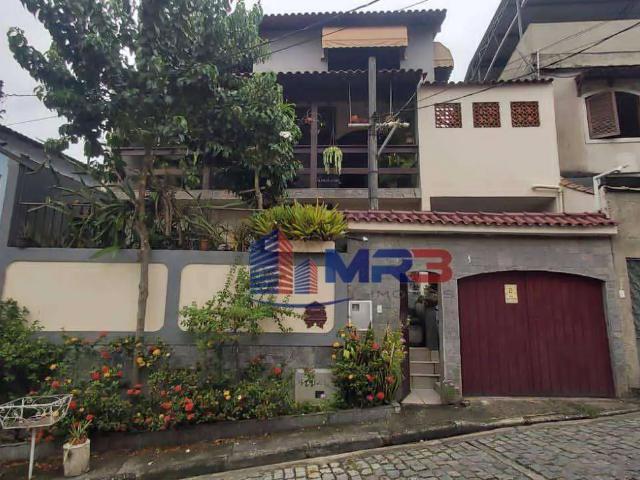 Casa para venda/aluguel com 4 quartos em Pechincha com 263m²