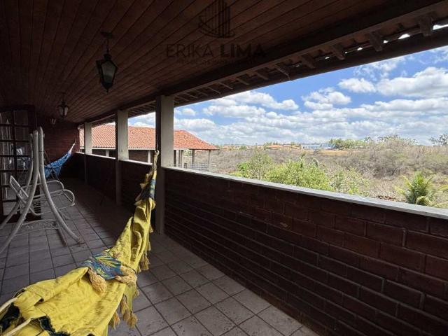 Casa para Venda/Aluguel com 5 quartos, 1600 m² por R$ 820.000