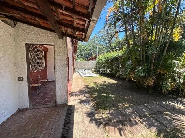 Casa para Venda/Aluguel com 5 quartos, 230 m² por R$ 1.190.000