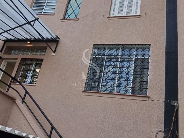 Casa para Venda/Aluguel com 5 quartos, 245 m² por R$ 2.200.000