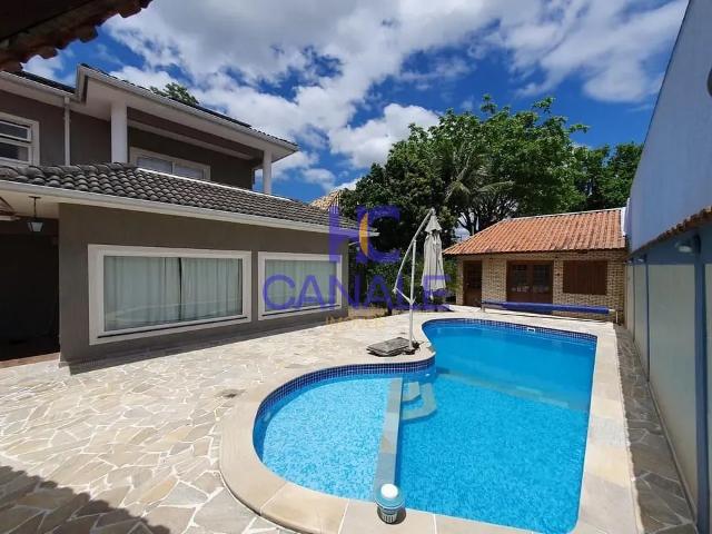 Casa para Venda/Aluguel com 5 quartos, 241 m² por R$ 2.100.000