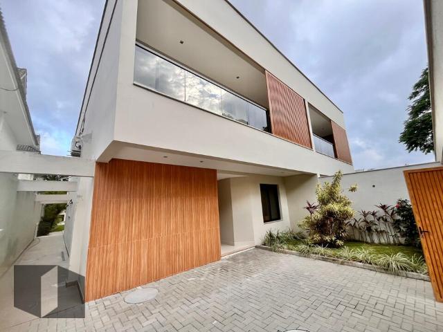 Casa para Venda/Aluguel com 5 quartos, 276 m² por R$ 3.950.000