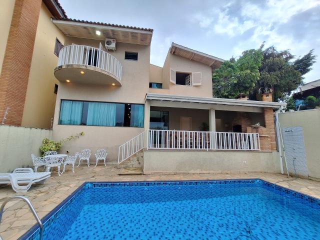 Casa para Venda/Aluguel com 5 quartos, 380 m² por R$ 1.750.300