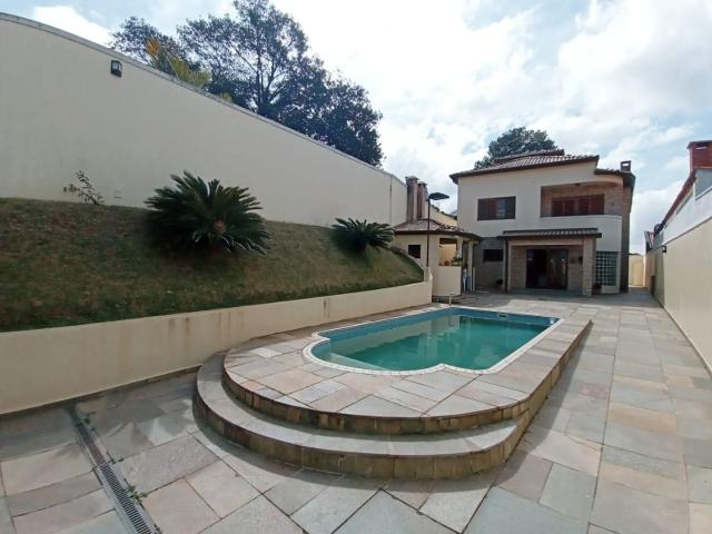 Casa para Venda/Aluguel com 5 quartos, 380 m² por R$ 1.385.000