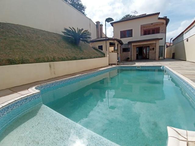 Casa para Venda/Aluguel com 5 quartos, 380 m² por R$ 1.295.000