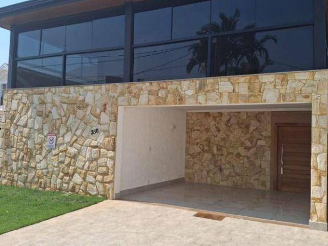 Casa para Venda/Aluguel com 5 quartos, 400 m² por R$ 1.800.000