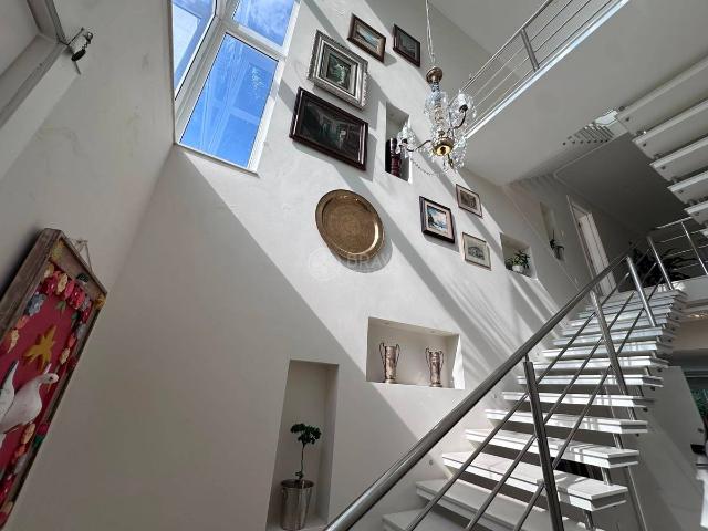 Casa para Venda/Aluguel com 5 quartos, 445 m² por R$ 6.000.000