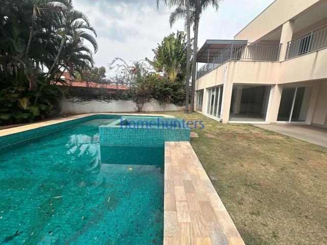 Casa para Venda/Aluguel com 5 quartos, 524 m² por R$ 3.300.000