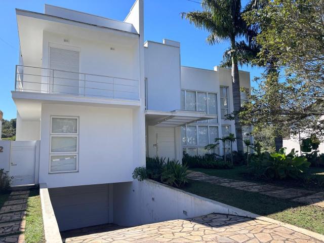 Casa para Venda/Aluguel com 5 quartos, 566 m² por R$ 4.499.999