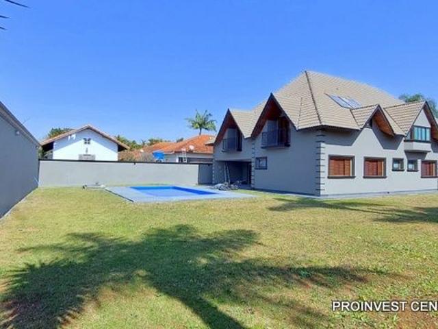Casa para Venda/Aluguel com 5 quartos, 623 m² por R$ 2.700.000