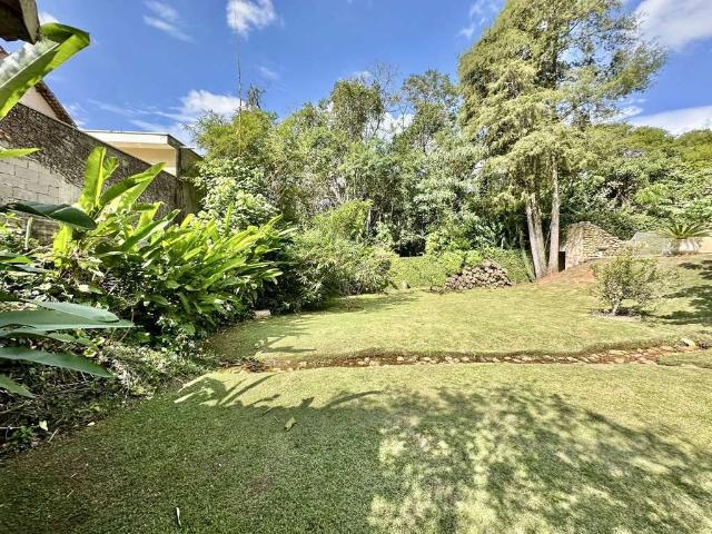Casa para Venda/Aluguel com 5 quartos, 650 m² por R$ 1.720.000