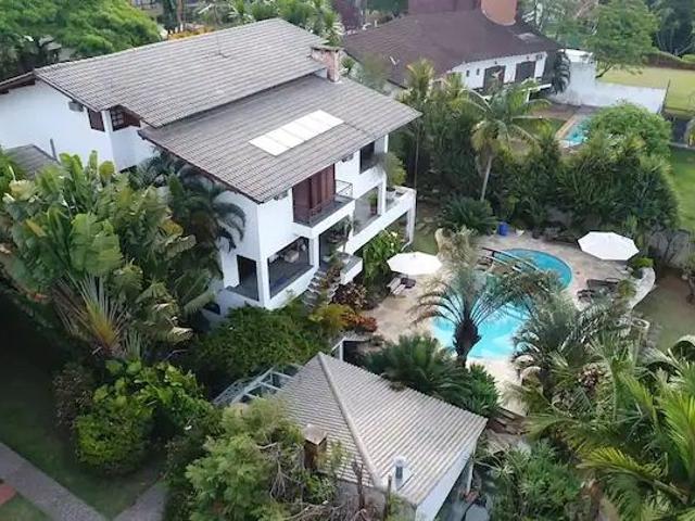 Casa para Venda/Aluguel com 5 quartos, 831 m² por R$ 3.500.000