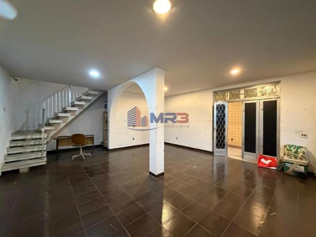 Casa para venda/aluguel com 5 quartos em Jacarepaguá com 600m²