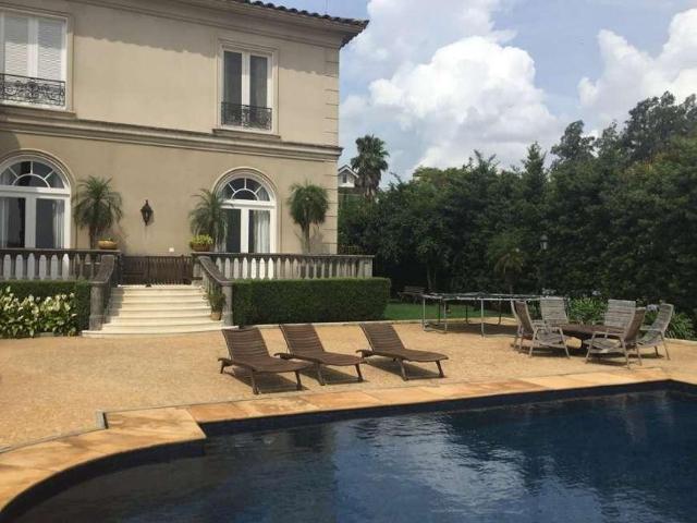 Casa para Venda/Aluguel com 6 quartos, 1000 m² por R$ 7.500.000