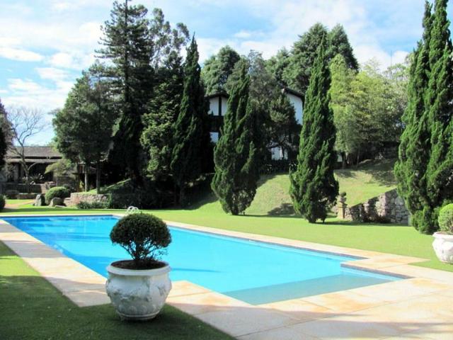 Casa para Venda/Aluguel com 6 quartos, 1374 m² por R$ 9.900.000
