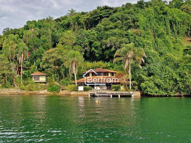 Casa para Venda/Aluguel com 6 quartos, 219 m² por R$ 2.500.000