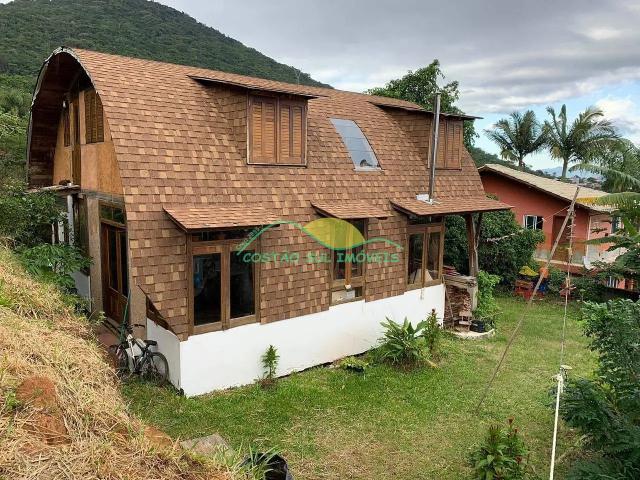 Casa para Venda/Aluguel com 6 quartos, 250 m² por R$ 2.650.000