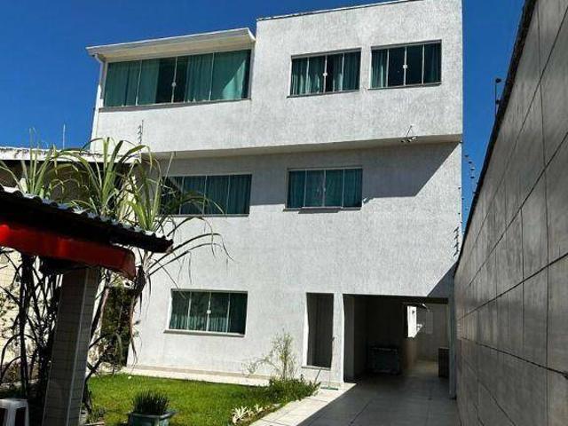 Casa para Venda/Aluguel com 6 quartos, 290 m² por R$ 900.000