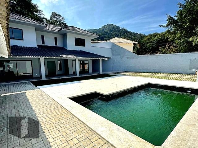 Casa para Venda/Aluguel com 6 quartos, 552 m² por R$ 4.300.000