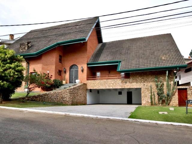 Casa para Venda/Aluguel com 6 quartos, 575 m² por R$ 4.800.000