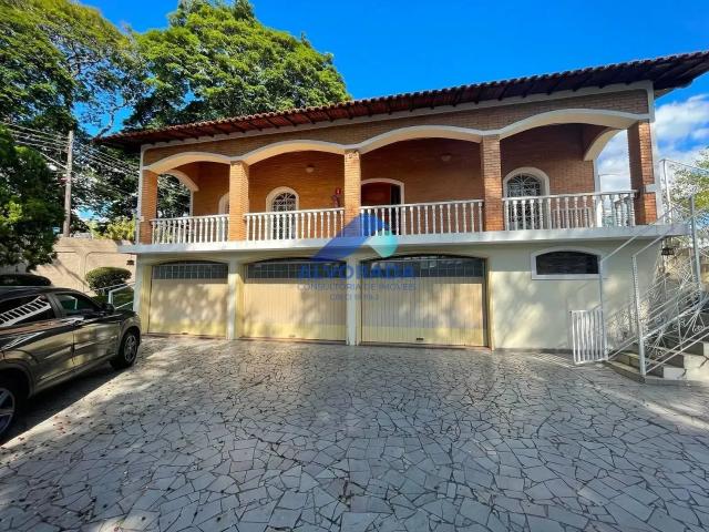Casa para Venda/Aluguel com 6 quartos, 600 m² por R$ 2.300.000