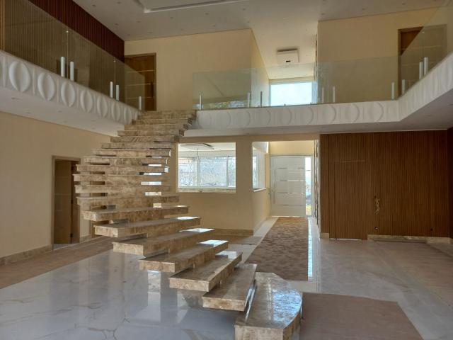 Casa para Venda/Aluguel com 6 quartos, 600 m² por R$ 4.200.000