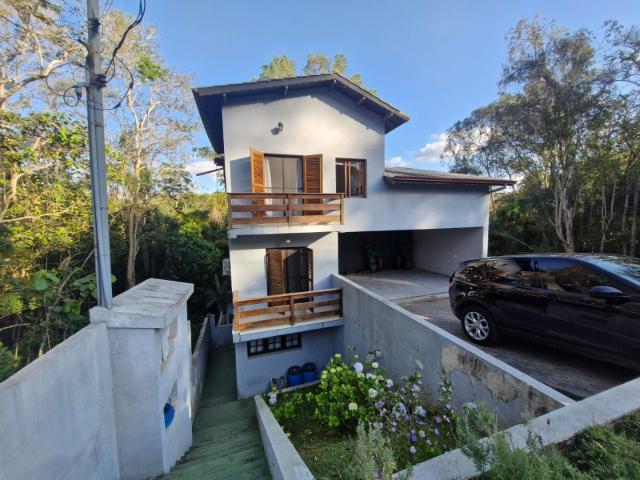 Casa para Venda/Aluguel com 6 quartos, 934 m² por R$ 2.400.000