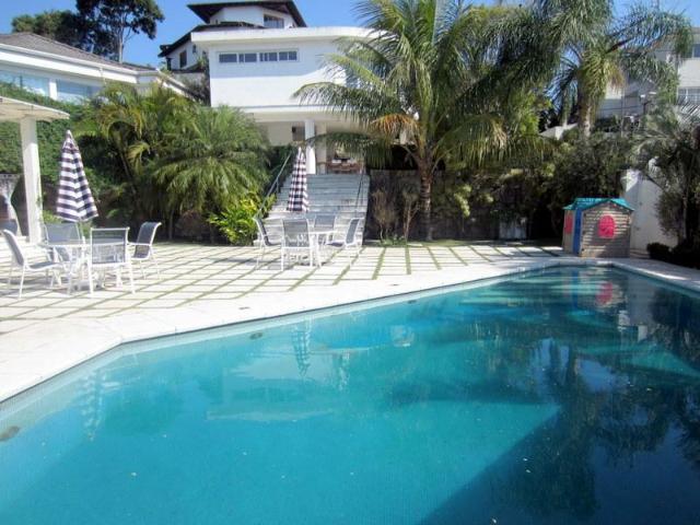 Casa para Venda/Aluguel com 8 quartos, 860 m² por R$ 5.500.000