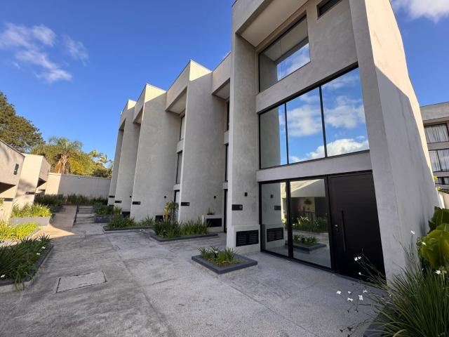 Casa para Venda/Aluguel com 2 quartos, 125 m² por R$ 1.400.000