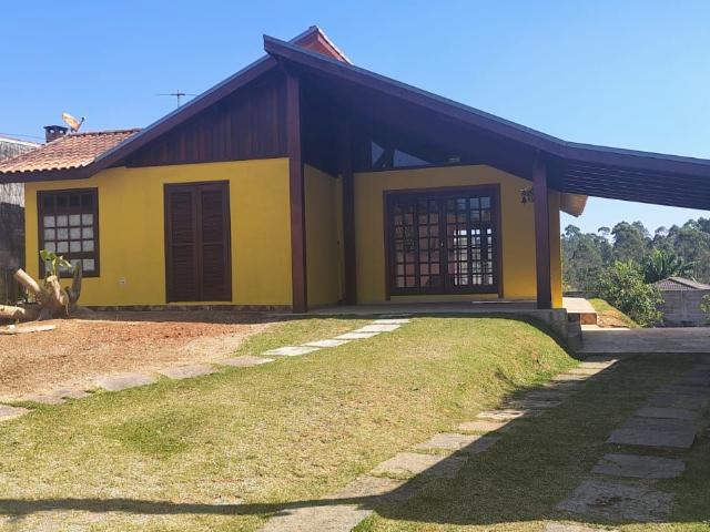 Casa para Venda/Aluguel com 2 quartos, 130 m² por R$ 800.000