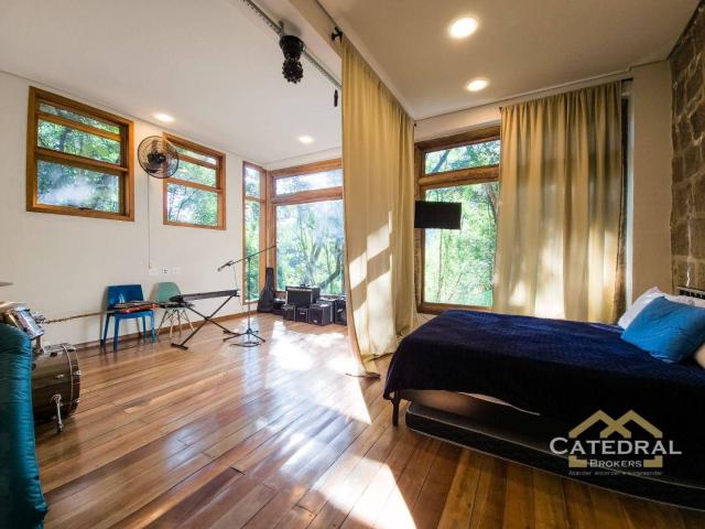 Casa para Venda/Aluguel com 2 quartos, 300 m² por R$ 1.900.000
