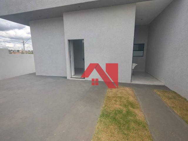 Casa para Venda/Aluguel com 2 quartos, 55 m² por R$ 380.000