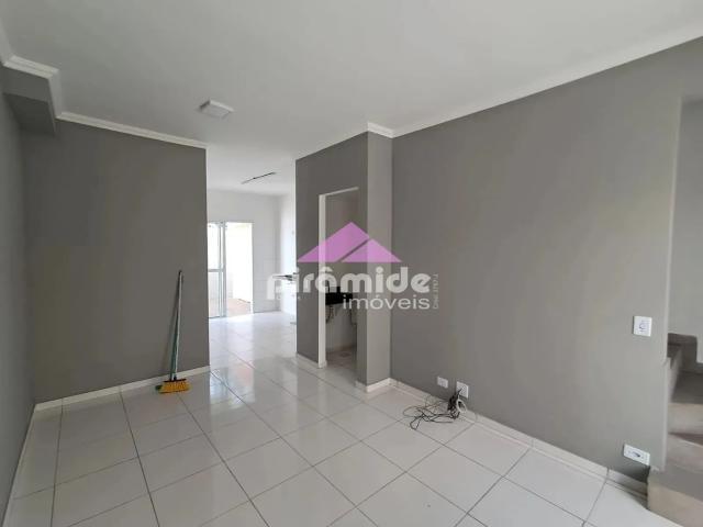 Casa para Venda/Aluguel com 2 quartos, 69 m² por R$ 298.000
