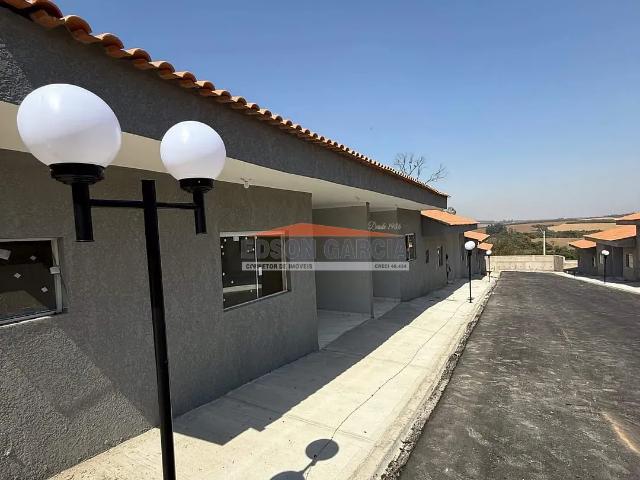 Casa para Venda/Aluguel com 2 quartos, 80 m² por R$ 280.000