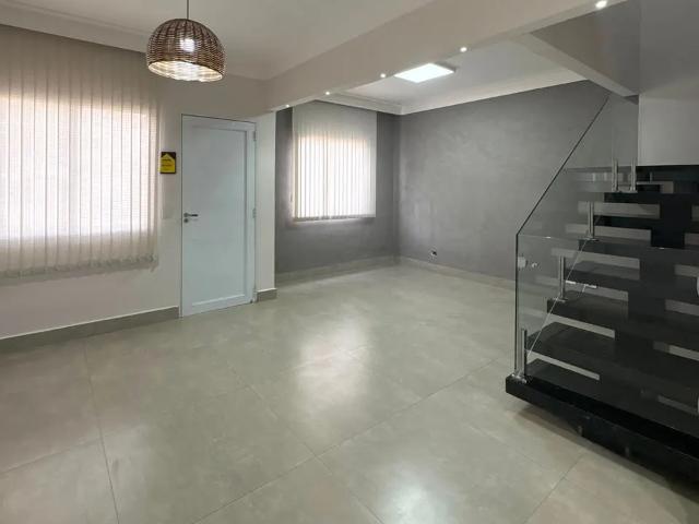 Casa para Venda/Aluguel com 3 quartos, 100 m² por R$ 680.000