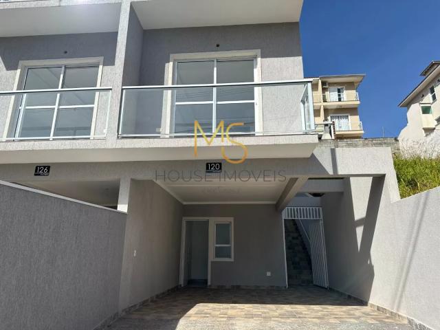 Casa para Venda/Aluguel com 3 quartos, 131 m² por R$ 790.000