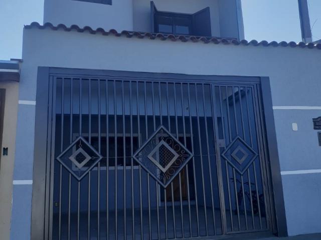Casa para Venda/Aluguel com 3 quartos, 150 m² por R$ 420.000