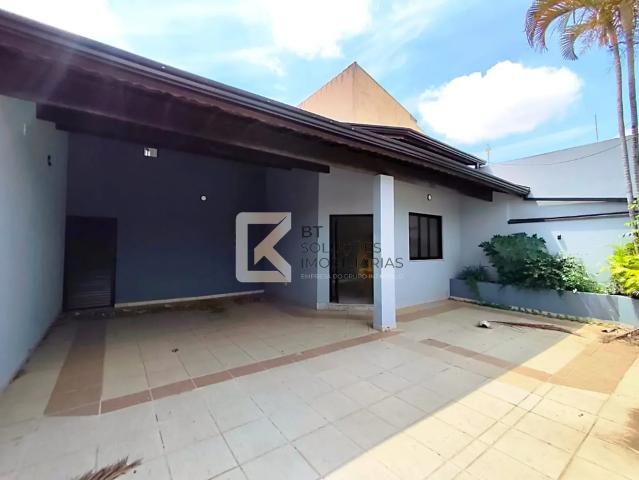 Casa para Venda/Aluguel com 3 quartos, 160 m² por R$ 1.050.000