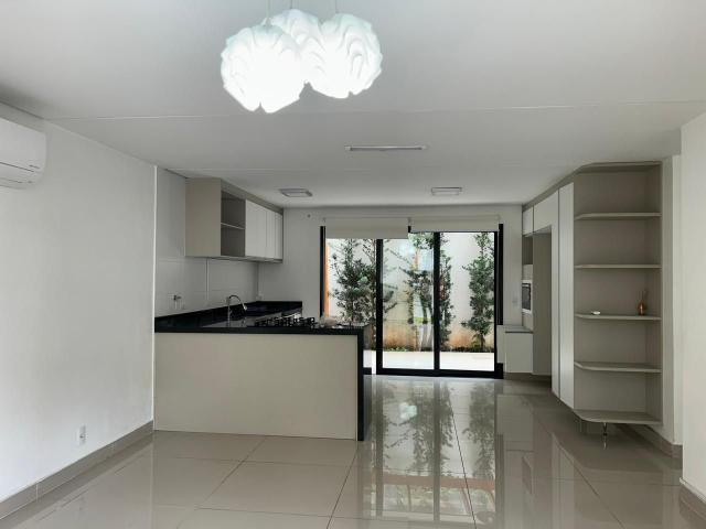 Casa para Venda/Aluguel com 3 quartos, 174 m² por R$ 1.250.000