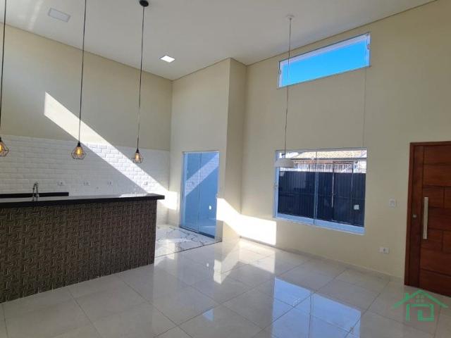 Casa para Venda/Aluguel com 3 quartos, 175 m² por R$ 841.000