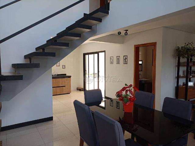 Casa para Venda/Aluguel com 3 quartos, 170 m² por R$ 950.000