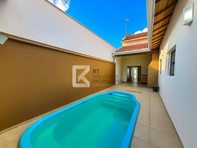 Casa para Venda/Aluguel com 3 quartos, 190 m² por R$ 970.000