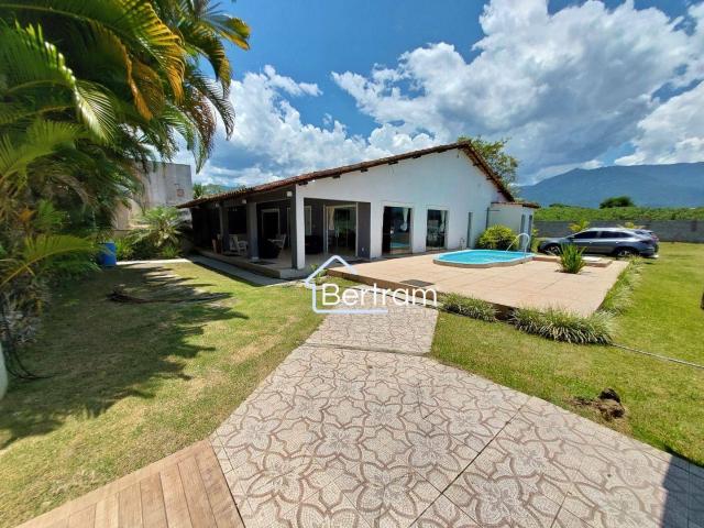 Casa para Venda/Aluguel com 3 quartos, 1 m² por R$ 1.300.000
