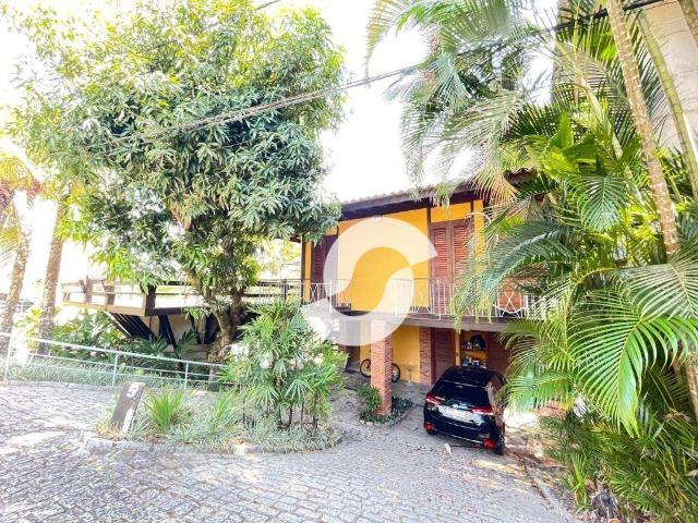 Casa para Venda/Aluguel com 3 quartos, 209 m² por R$ 1.690.000