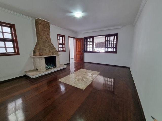 Casa para Venda/Aluguel com 3 quartos, 200 m² por R$ 1.250.000