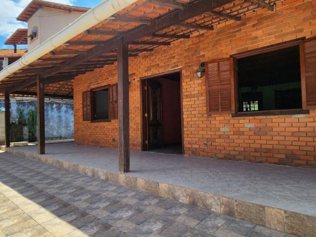 Casa para Venda/Aluguel com 3 quartos, 200 m² por R$ 430.000