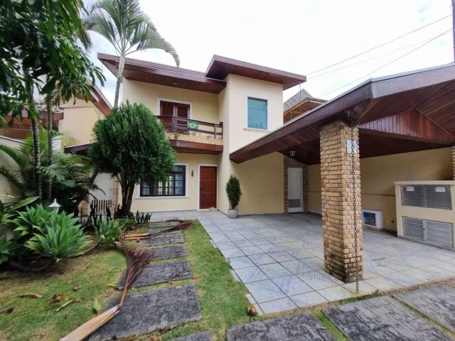 Casa para Venda/Aluguel com 3 quartos, 228 m² por R$ 1.490.000