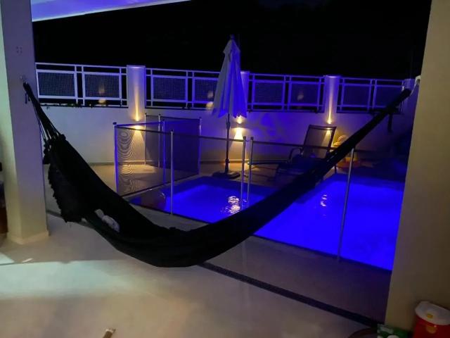 Casa para Venda/Aluguel com 3 quartos, 236 m² por R$ 2.215.000