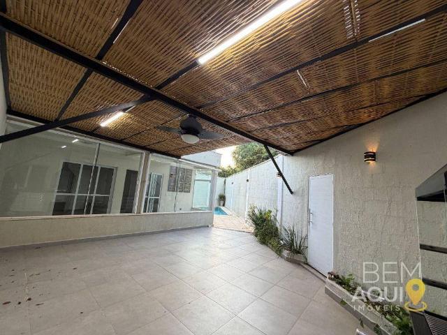 Casa para Venda/Aluguel com 3 quartos, 230 m² por R$ 1.195.000