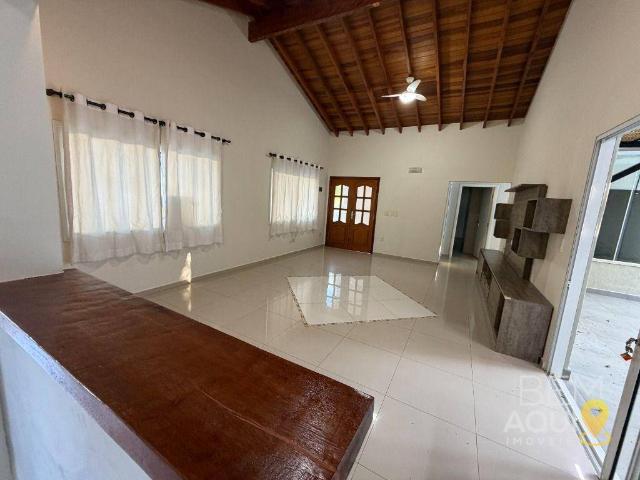 Casa para Venda/Aluguel com 3 quartos, 230 m² por R$ 1.295.000